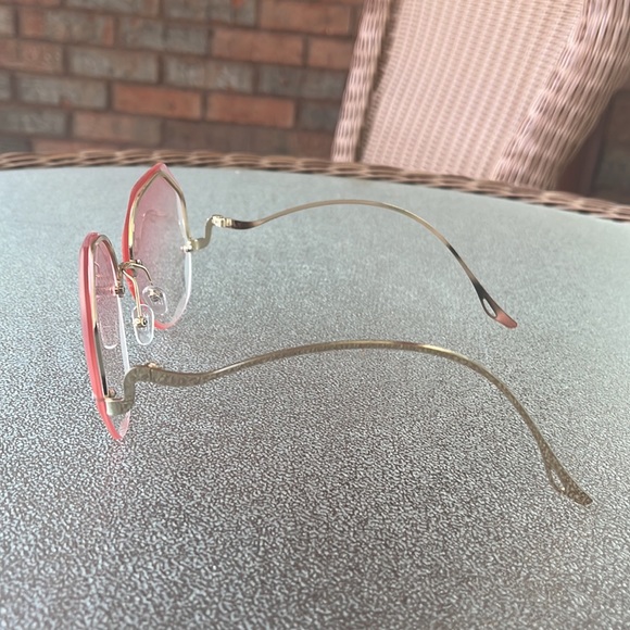 Accessories | Retro Oversized Pink Gradient Sunglasses | Poshmark